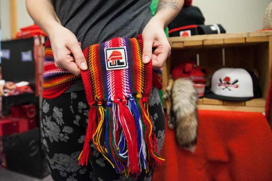 6 STEPS TO TYING YOUR SASH LIKE A REAL VOYAGEUR - Festival du Voyageur